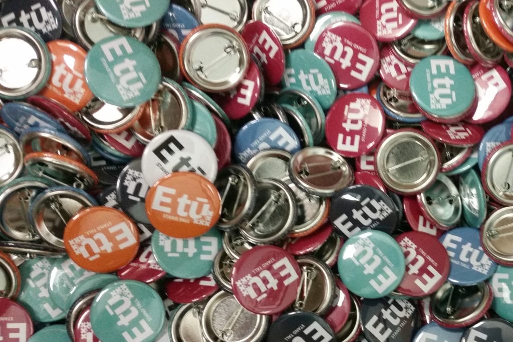 NEWS - Badges - E tū